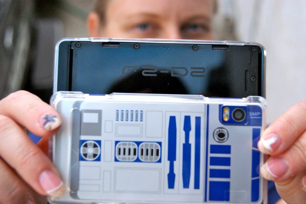 TODAY IN STAR WARS HISTORY: 9/30/2010 – Motorola DROID R2-D2 Cell Phone ...